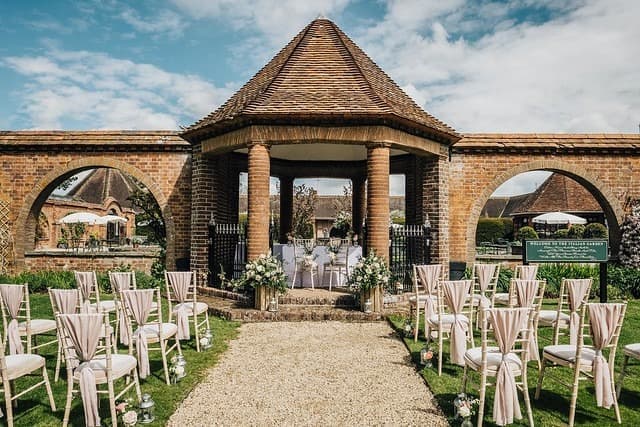 Outdoor Space To Hire Oxfordshire - Garden Party & Event Venue